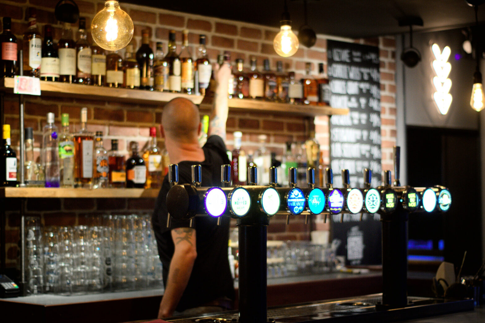 Uziиe – bar/bières/live – Rennes